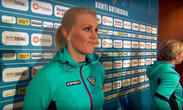 Historiallinen hetki - Meeri Räisänen teki naisten NHL-sopimuksen!